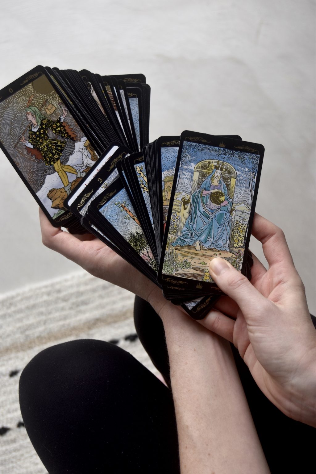 The Golden Universal Tarot Deck - Roca Sana